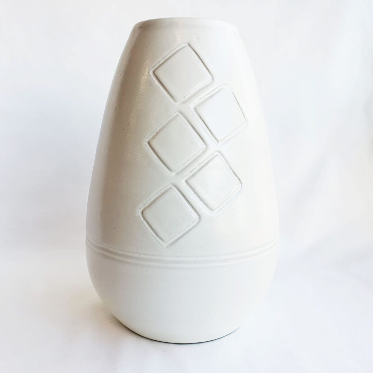 YSB – ‘Diamond Ochre’ Design Ceramic Vase – Large - First Nations Gifts